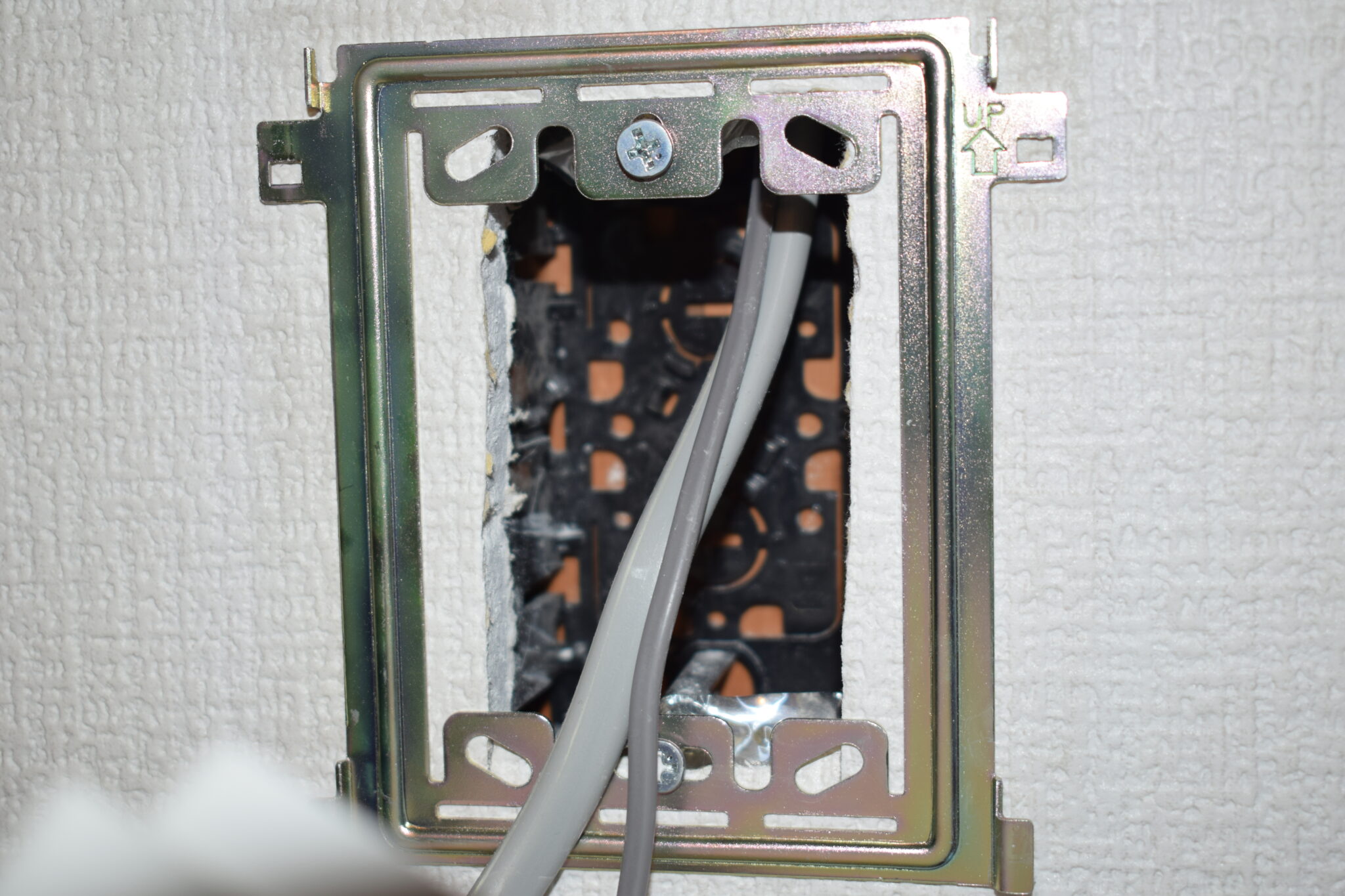 既存のインターホンにワイヤレス呼出システム（FW-TR／アイホン）追加設置 - Kazu Life 117