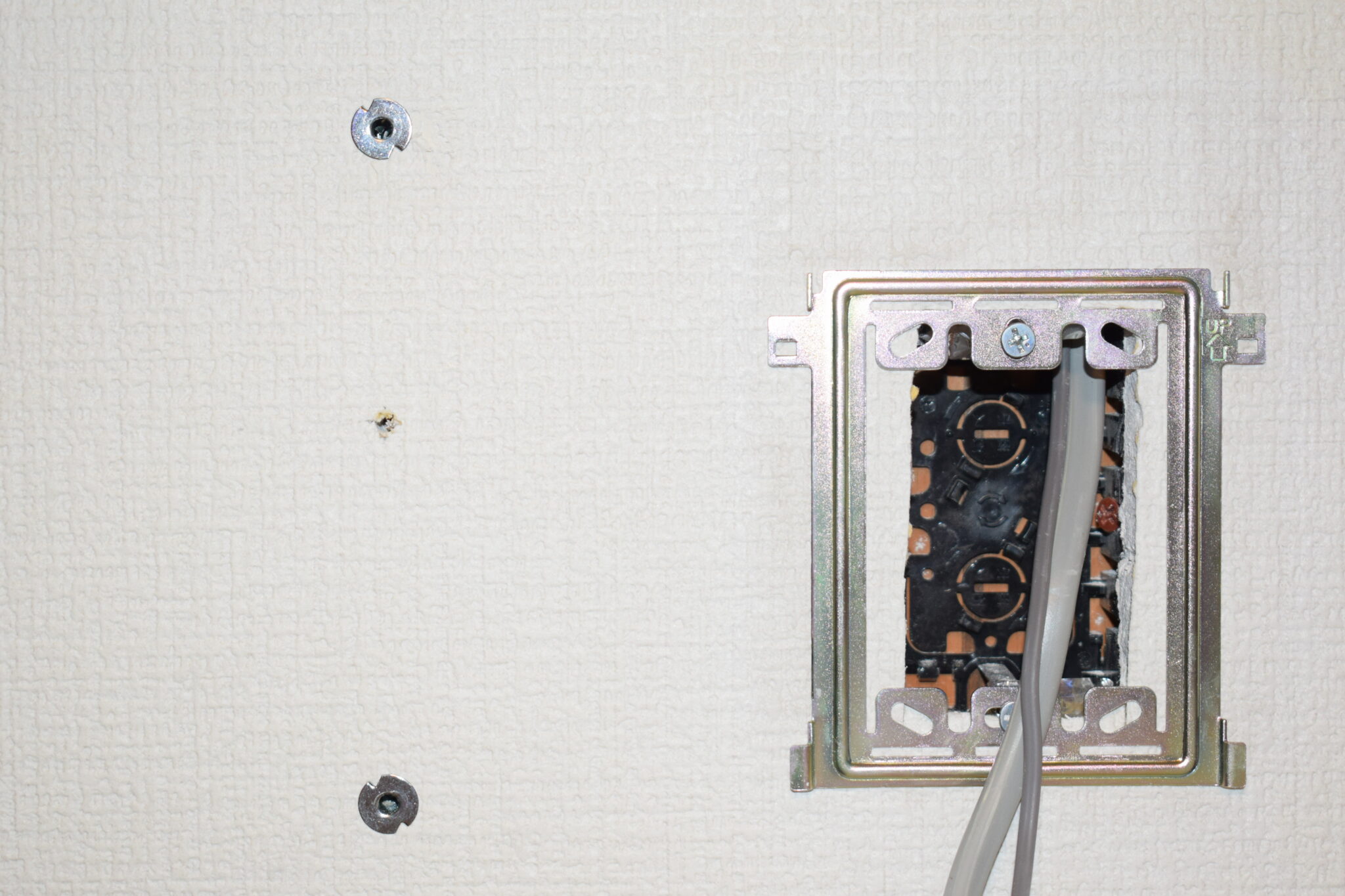 既存のインターホンにワイヤレス呼出システム（FW-TR／アイホン）追加設置 - Kazu Life 117