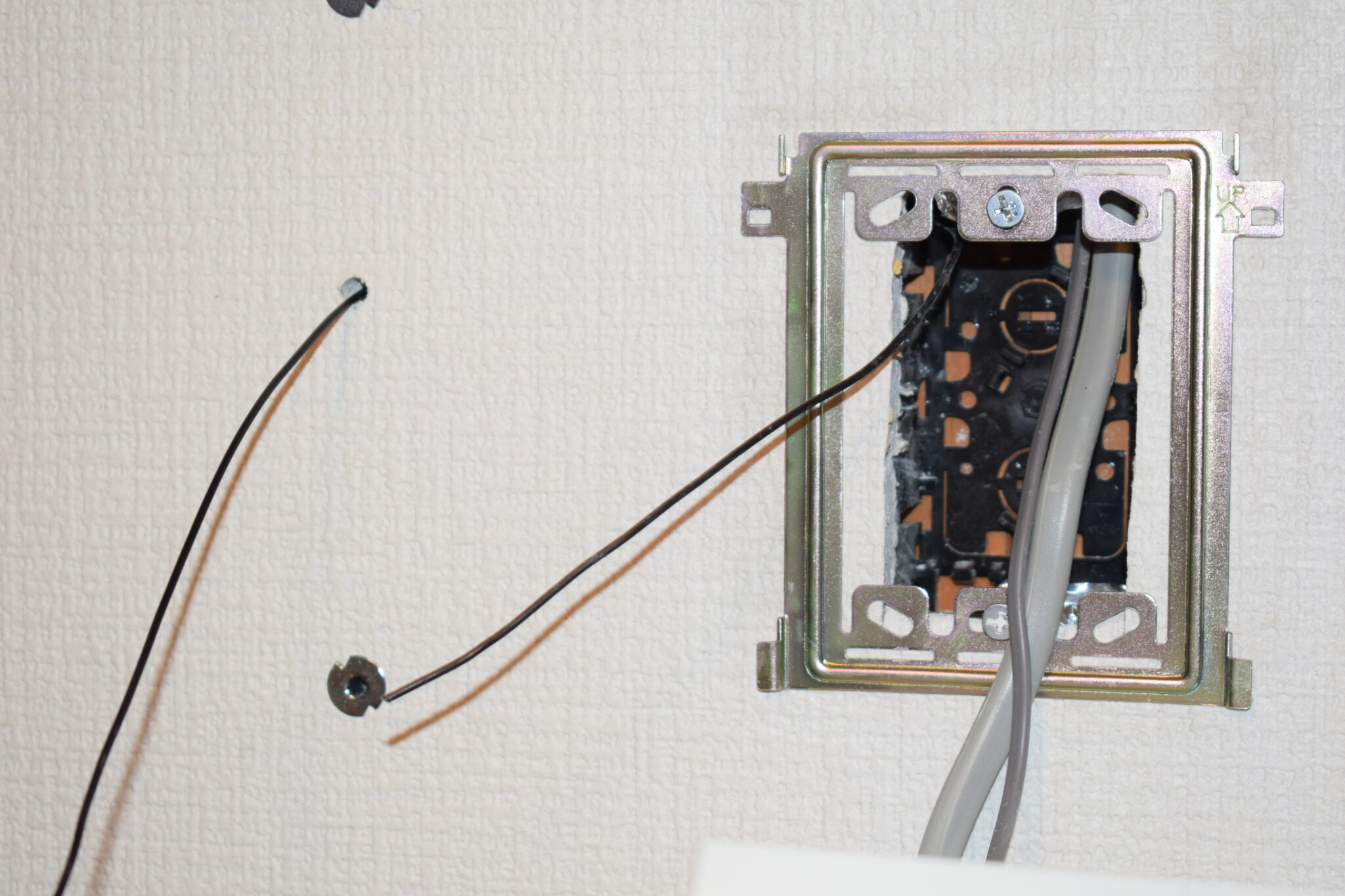 既存のインターホンにワイヤレス呼出システム（FW-TR／アイホン）追加設置 - Kazu Life 117